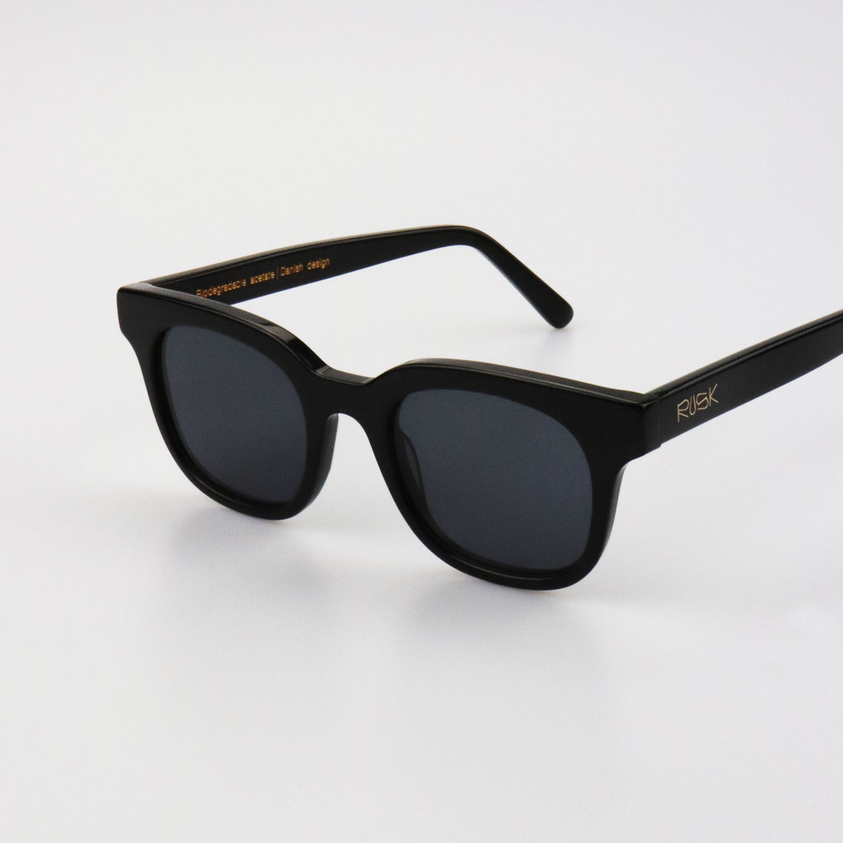 Carnier - Black – RUSK Studios